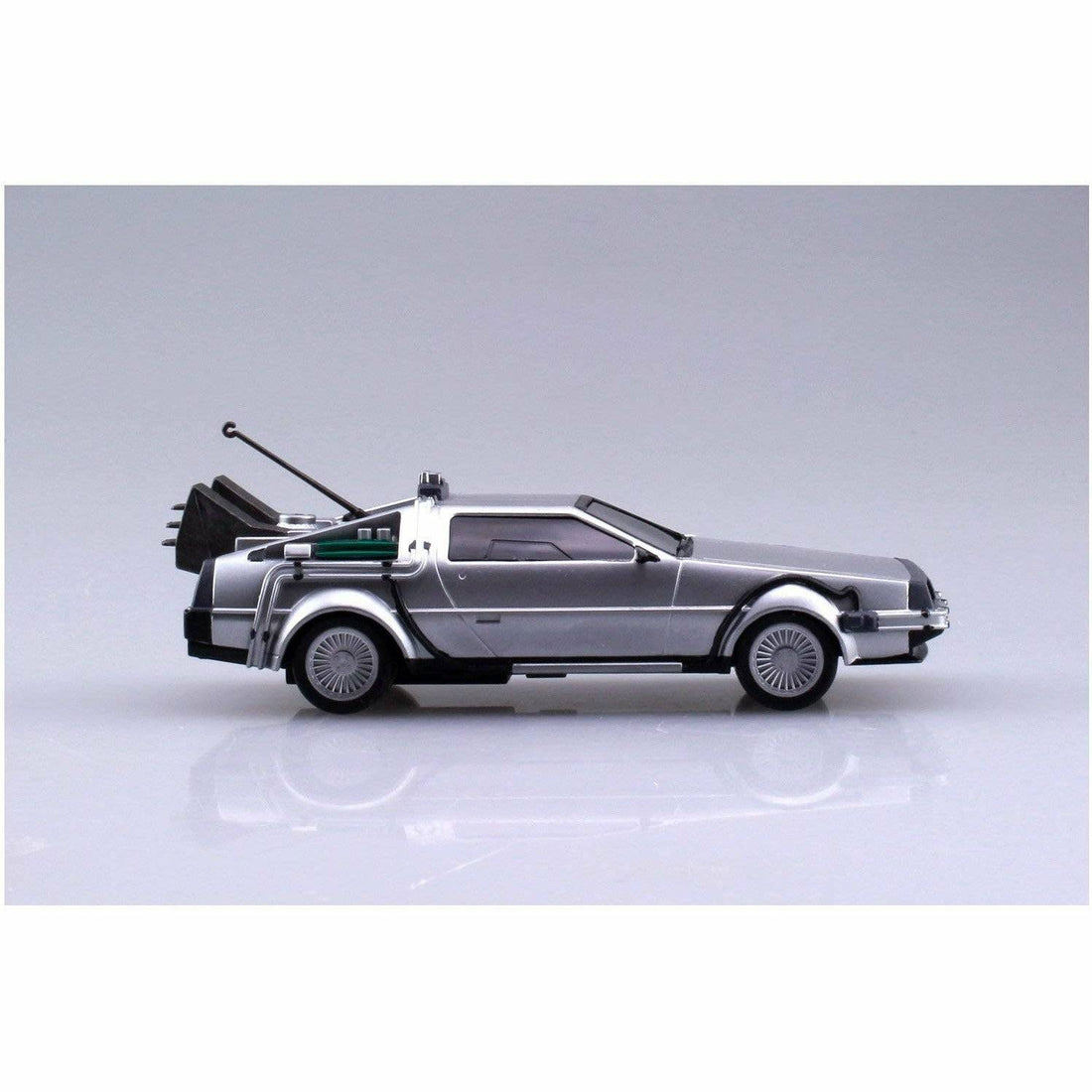 Back to the Future pull-back DeLorean 1:43 scale plastic model kit ...