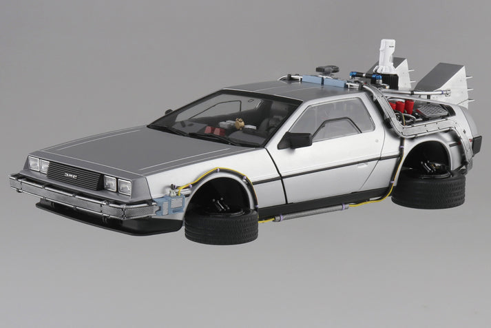 Back to the Future Part II DeLorean Time Machine 1:24 Scale Model Kit ...